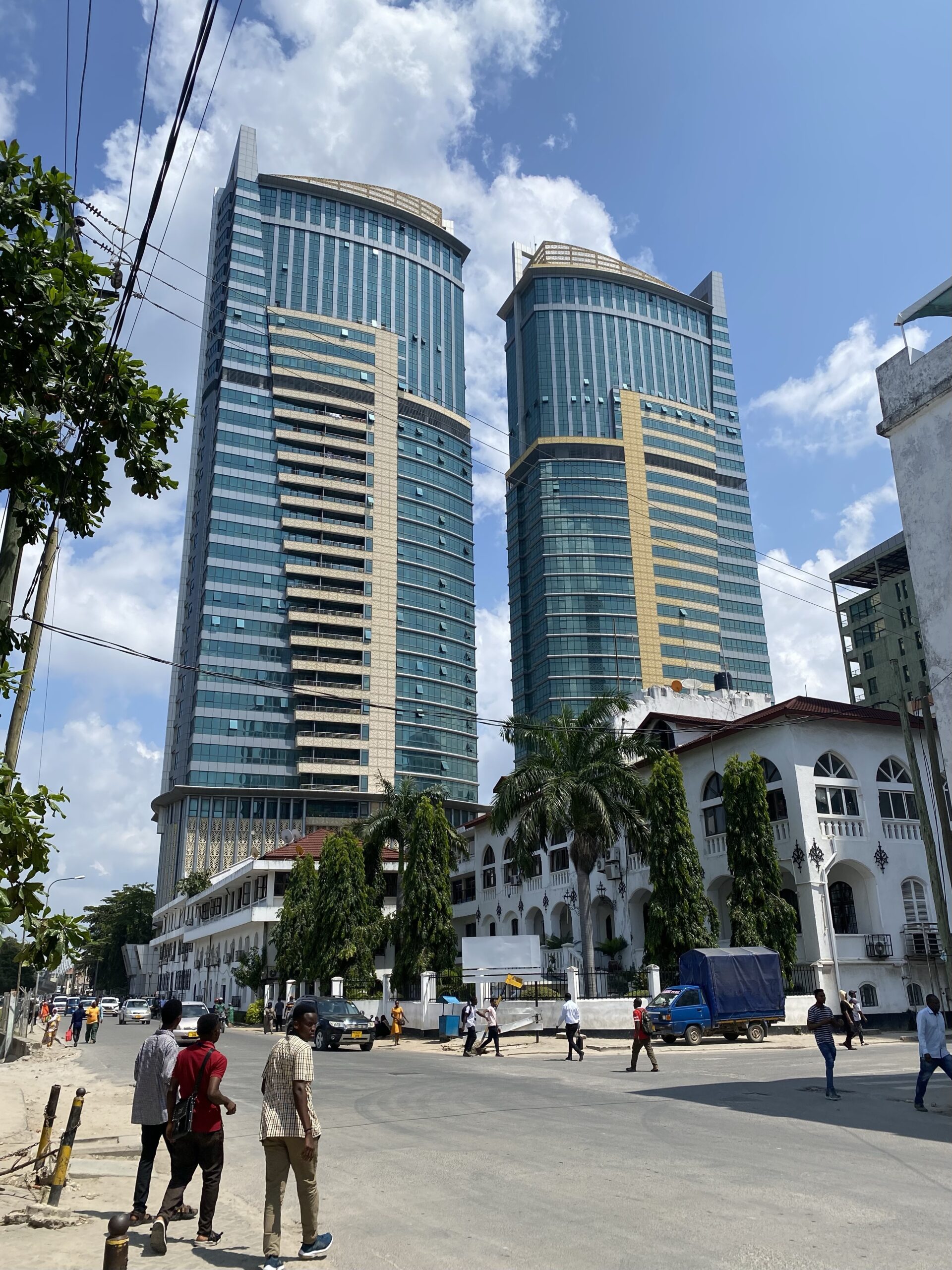 タンザニアを旅する⑤ 最大都市「ダルエスサラーム」〜絶景スポットPSPFタワー＆カリアコーマーケット〜 / コジマ先生アフリカへ行く